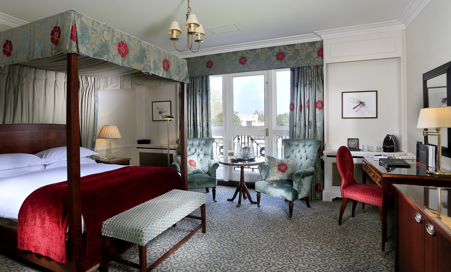 The Compleat Angler (Marlow), Reviewed | Lussorian